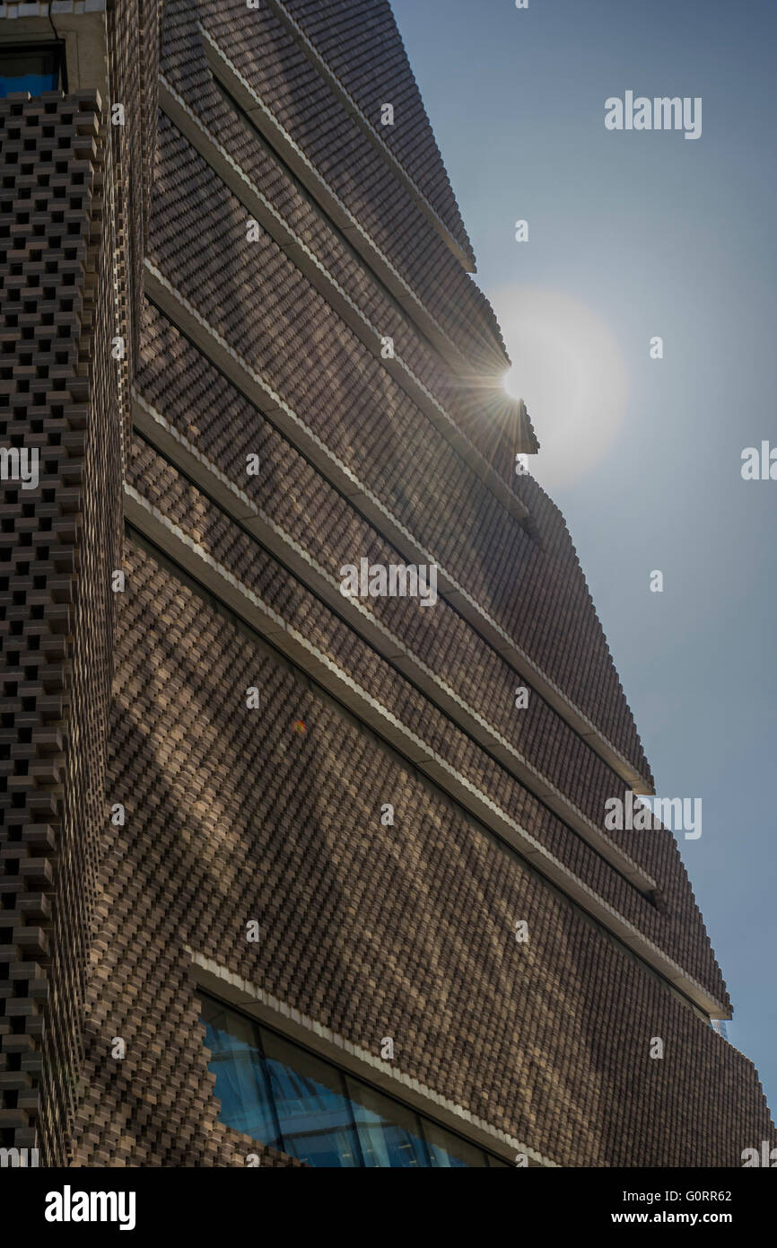 The exterior of the new Extension to the Tate Modern nears completion ...