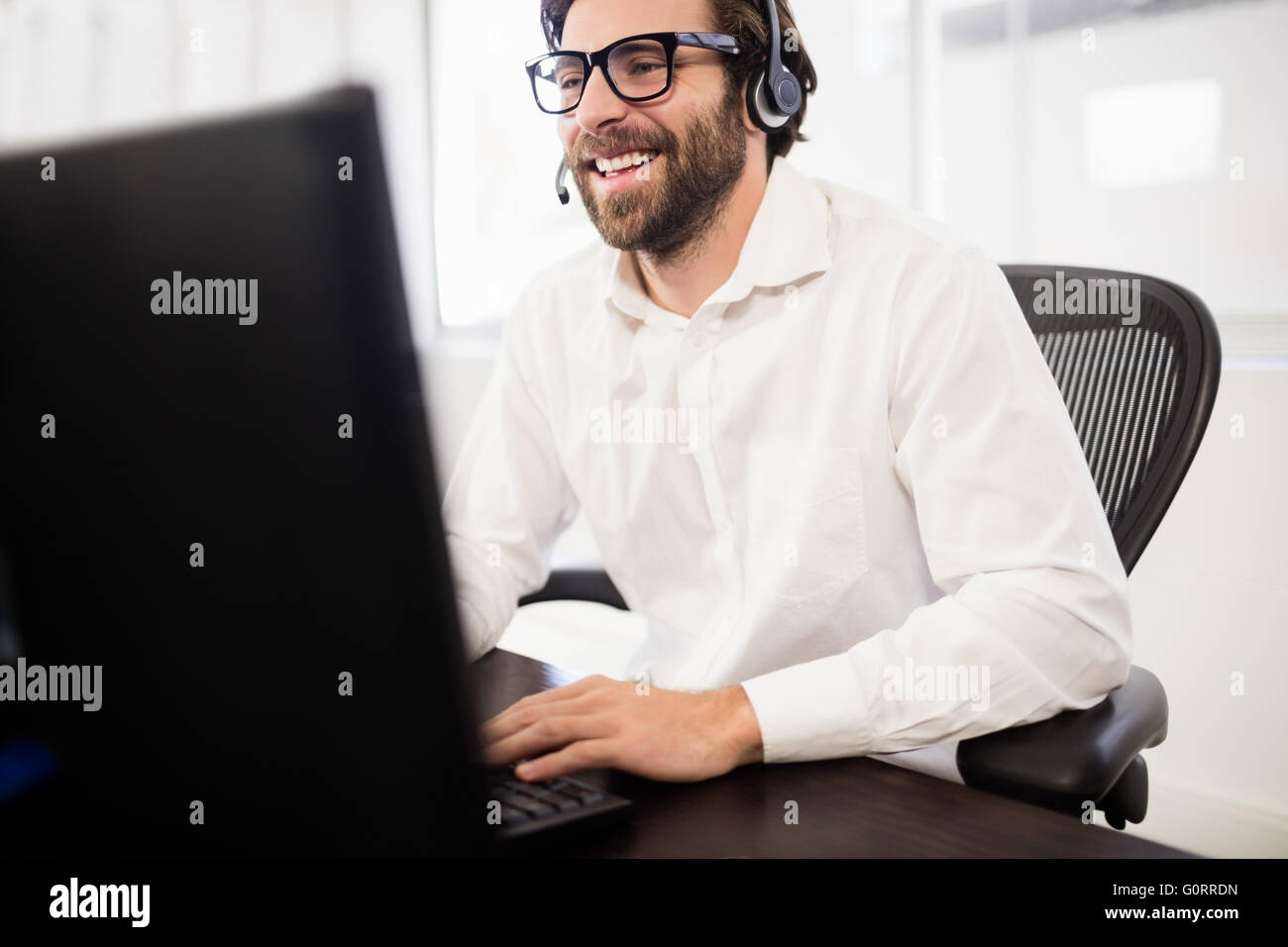 Young computer glasses hi-res stock photography and images - Alamy