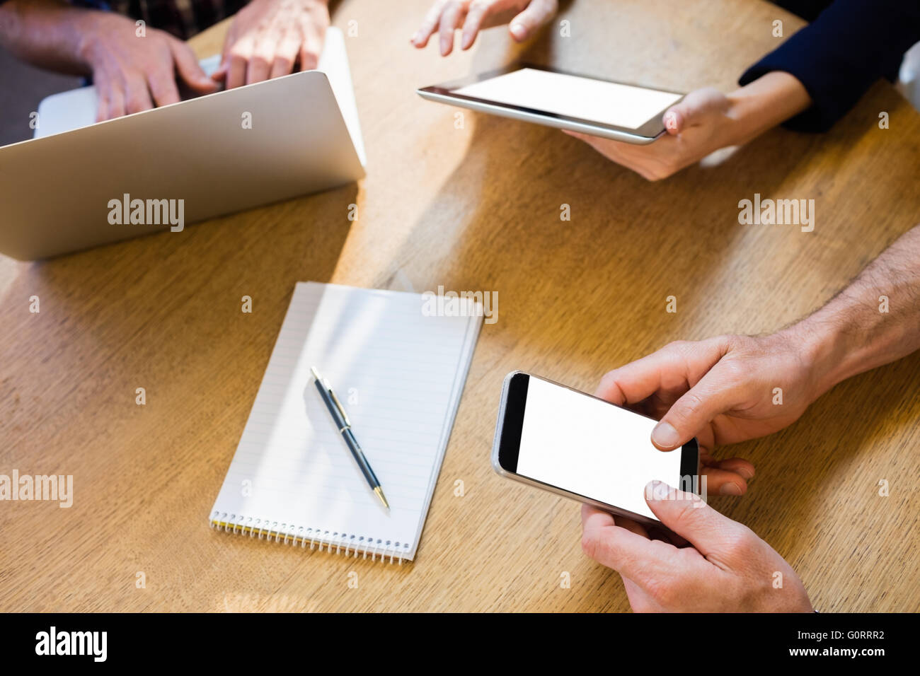 Business technology meet woman hi-res stock photography and images - Alamy