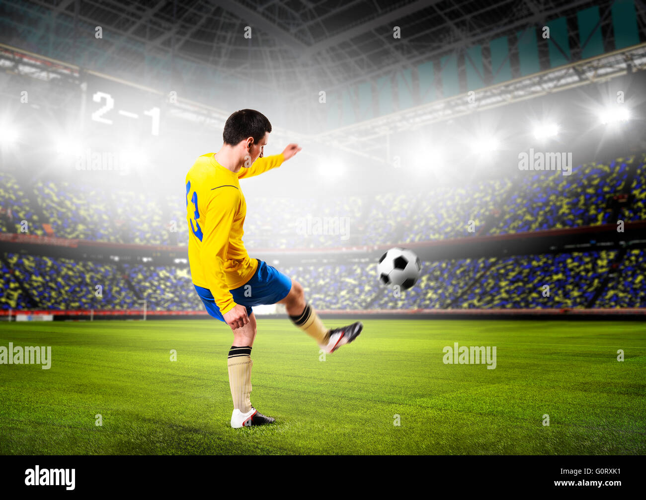 Soccer run man hi-res stock photography and images - Alamy