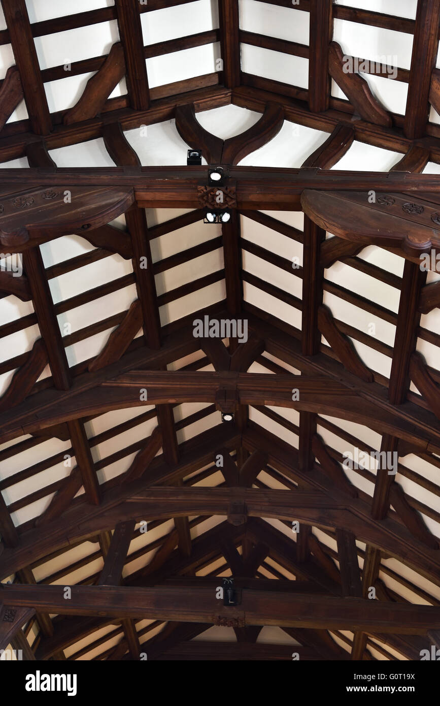 Church beams hi-res stock photography and images - Alamy