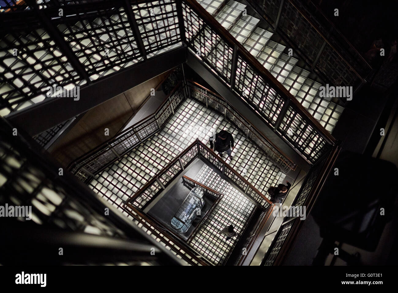 Abercrombie fitch 5th avenue manhattan High Resolution Stock ...