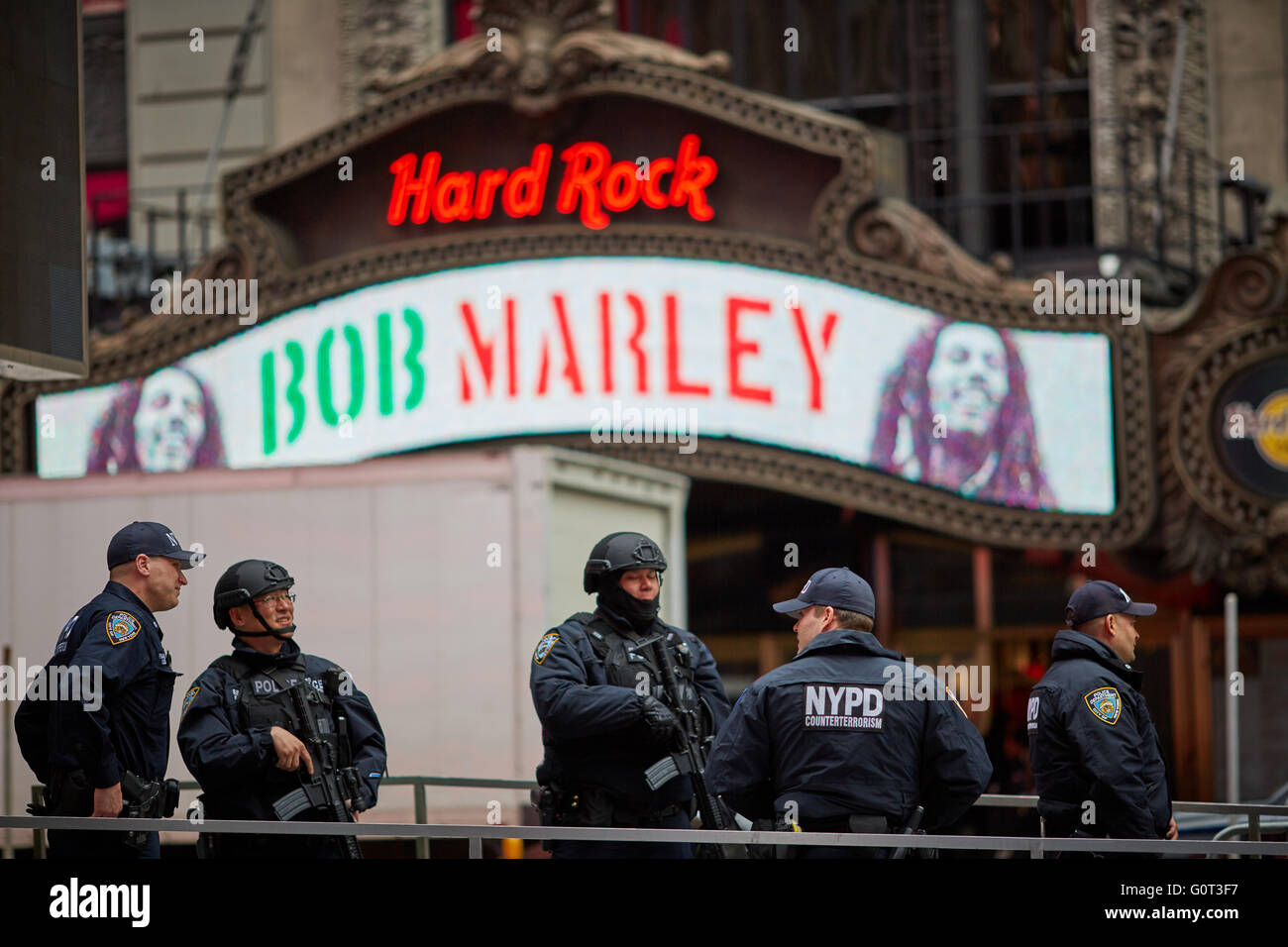 New York times Square Armed police Police officer pcso p.c.s.o ...