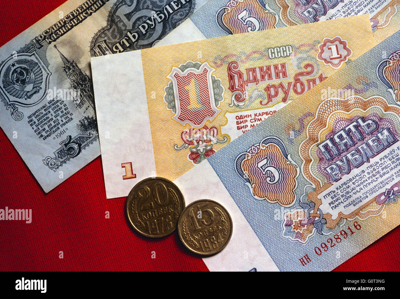 Paper currency and coins from Russian Federation; former Soviet Union ...