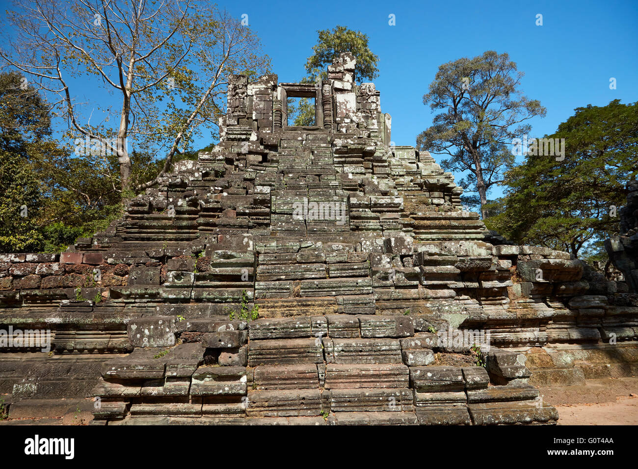 Preah Pithu Temple Group, Angkor Thom (12th century temple complex ...