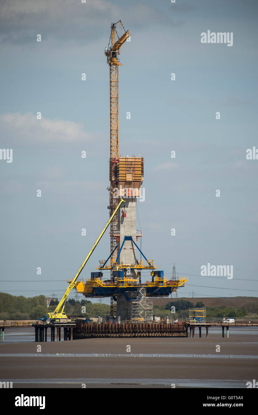 New Mersey Crossing road bridge tower under construction with tower ...
