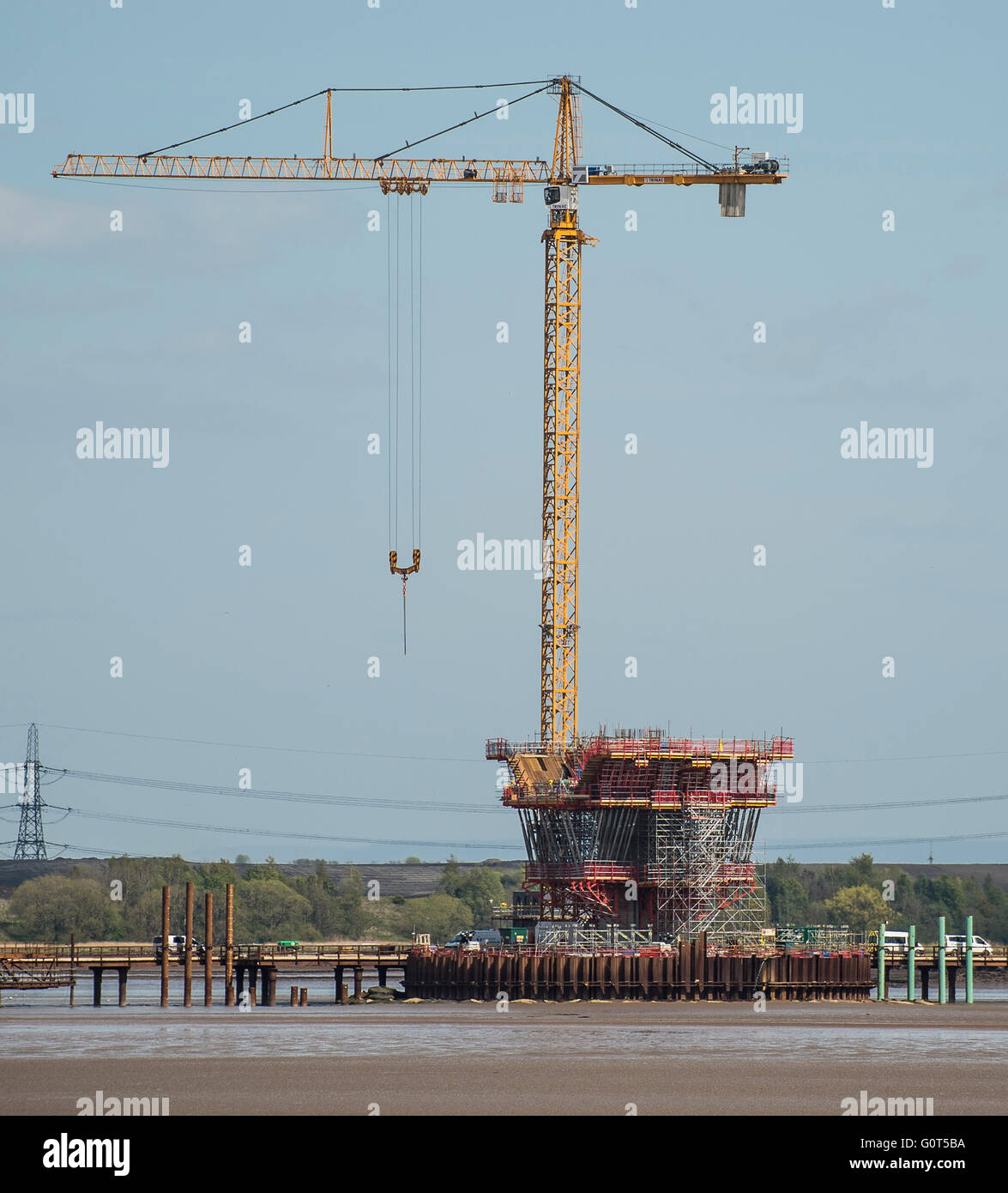 New Mersey Crossing road bridge tower under construction with tower ...