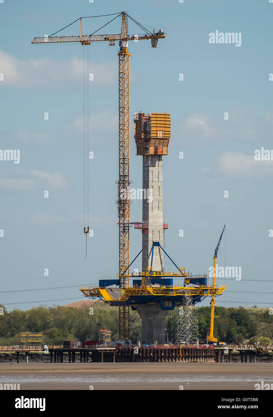 New Mersey Crossing road bridge tower under construction with tower ...