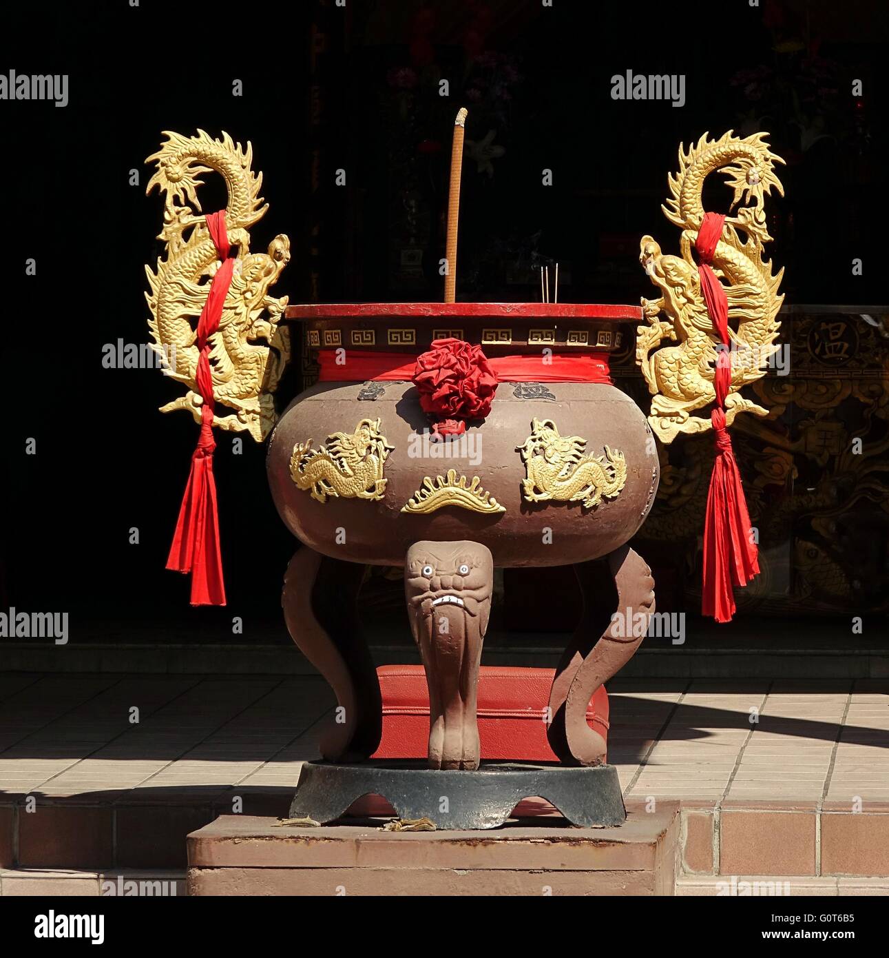 Chinese Cauldron High Resolution Stock Photography and Images - Alamy