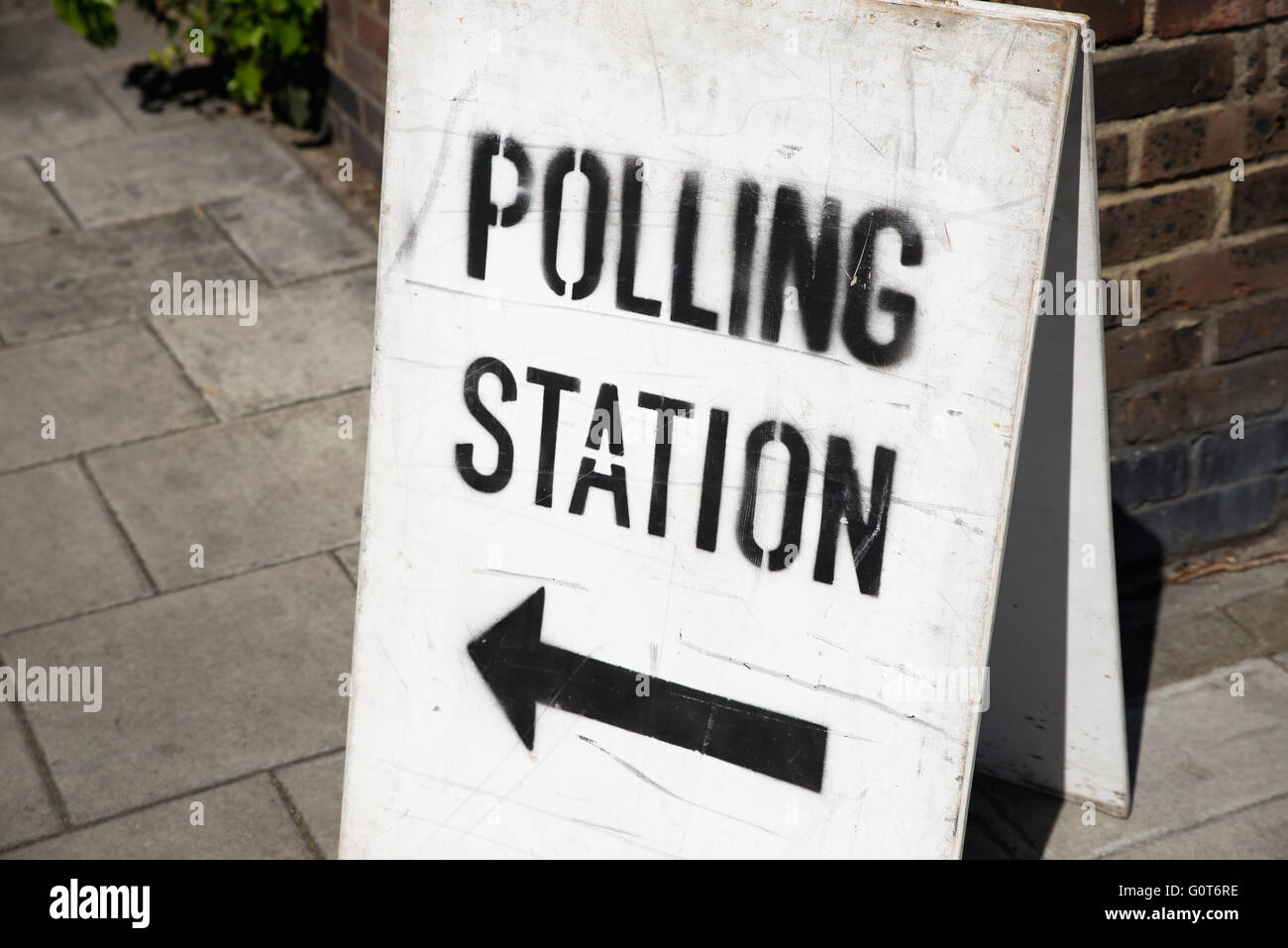 Polling station signage hi-res stock photography and images - Alamy
