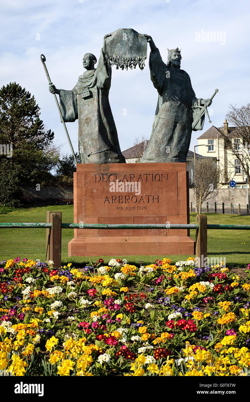 Declaration of Scottish Independence. Statue in Arbroath, Angus ...