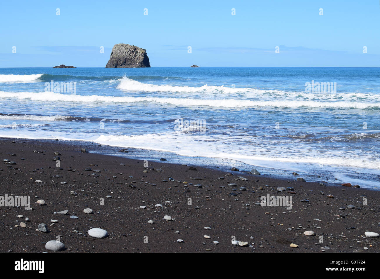 Black sand beach madeira hi-res stock photography and images - Alamy