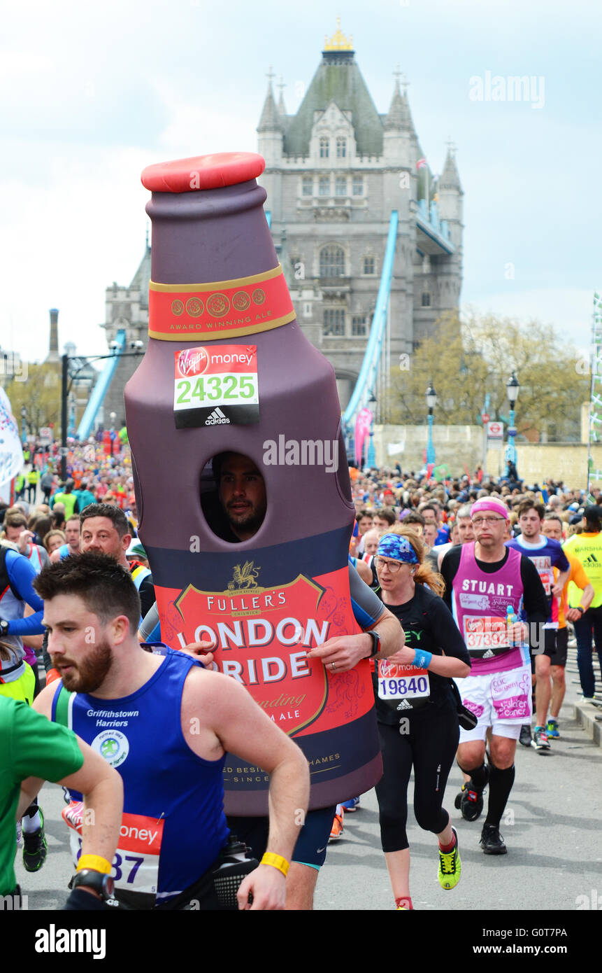 Fun runners during the 2016 London Marathon Stock Photo - Alamy