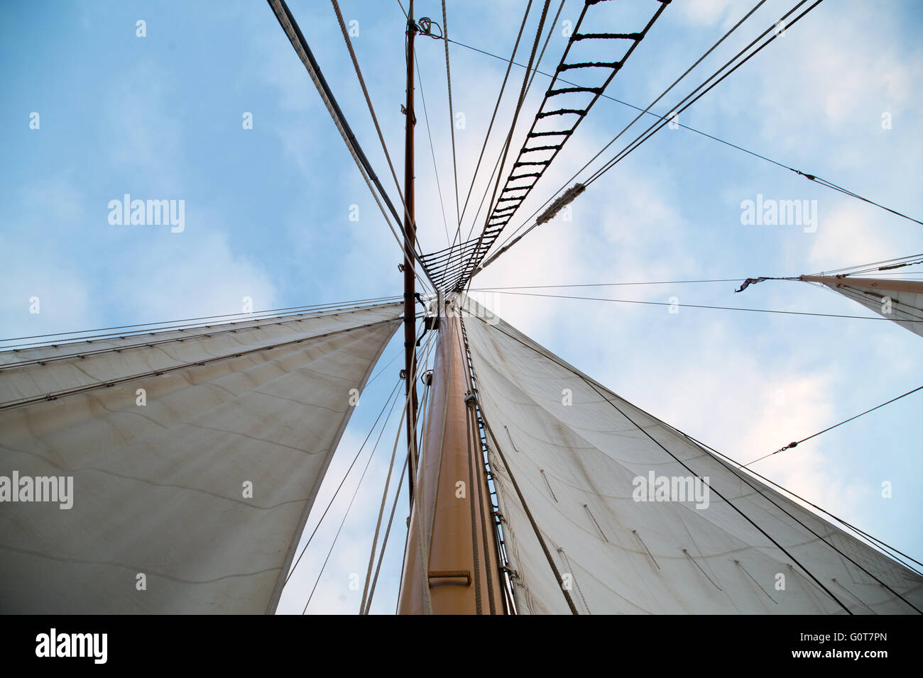 Setting sail hi-res stock photography and images - Alamy