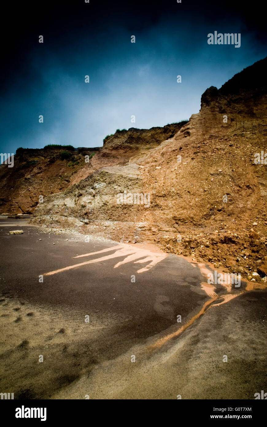 Alum bay coloured sand hi-res stock photography and images - Alamy