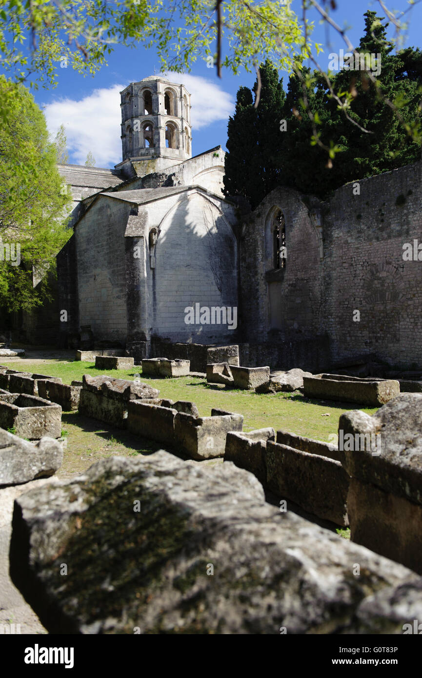 The Alyscamps, a large Roman necropolis in Arles, France Stock Photo ...