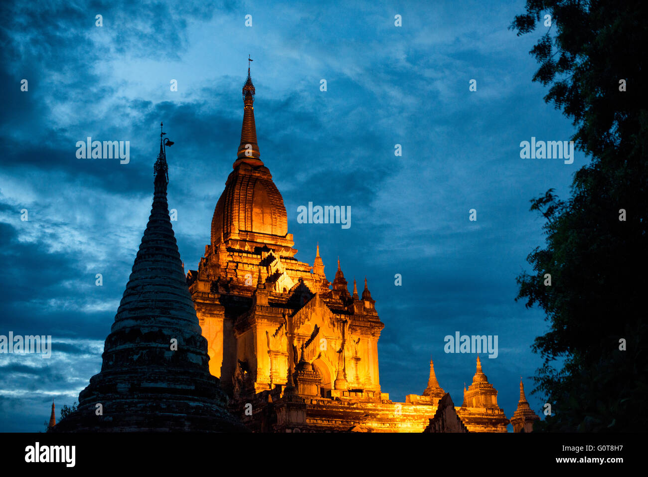Old bagan night sky hi-res stock photography and images - Alamy