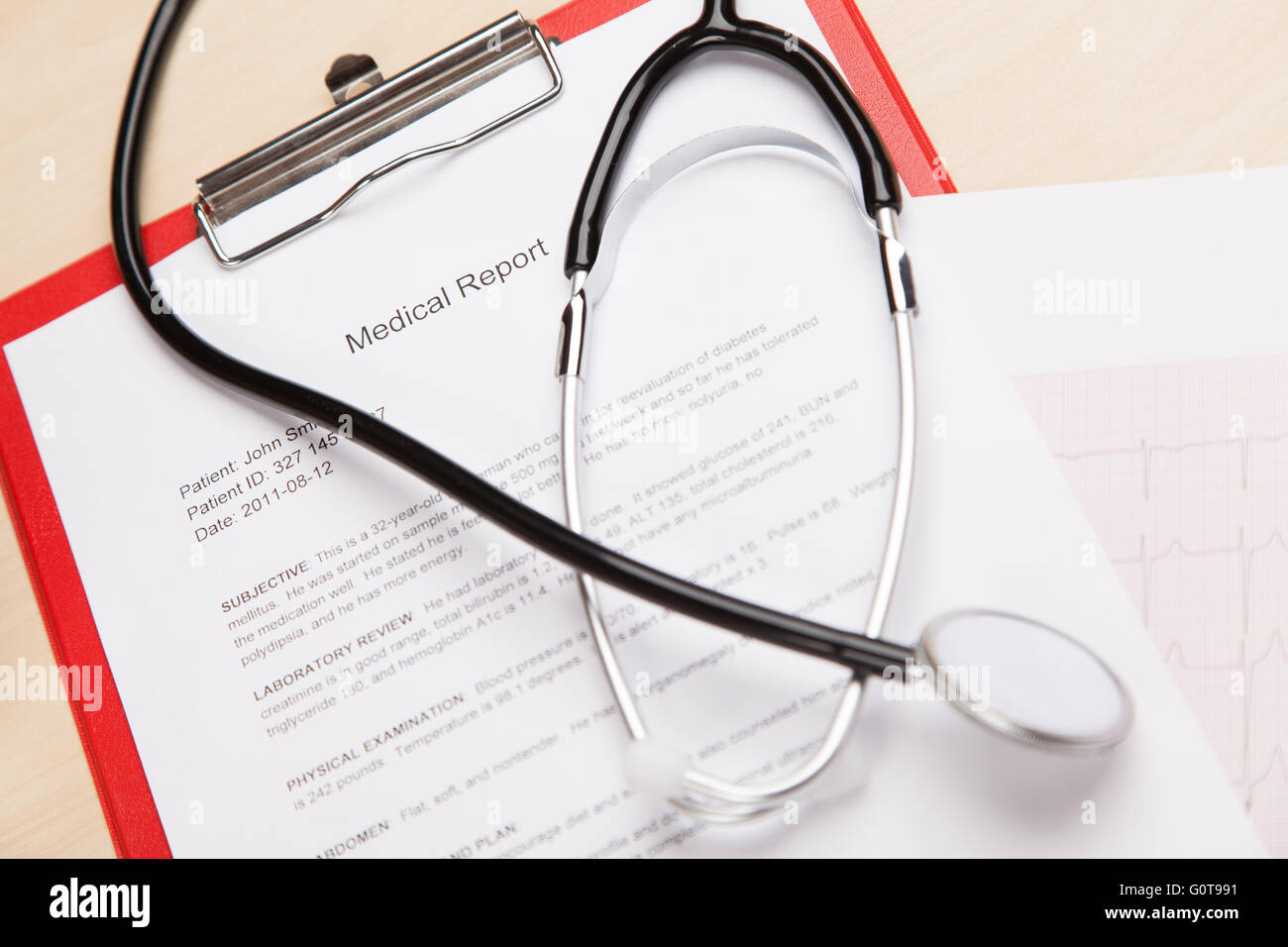 Medical report and cardiogram Stock Photo - Alamy
