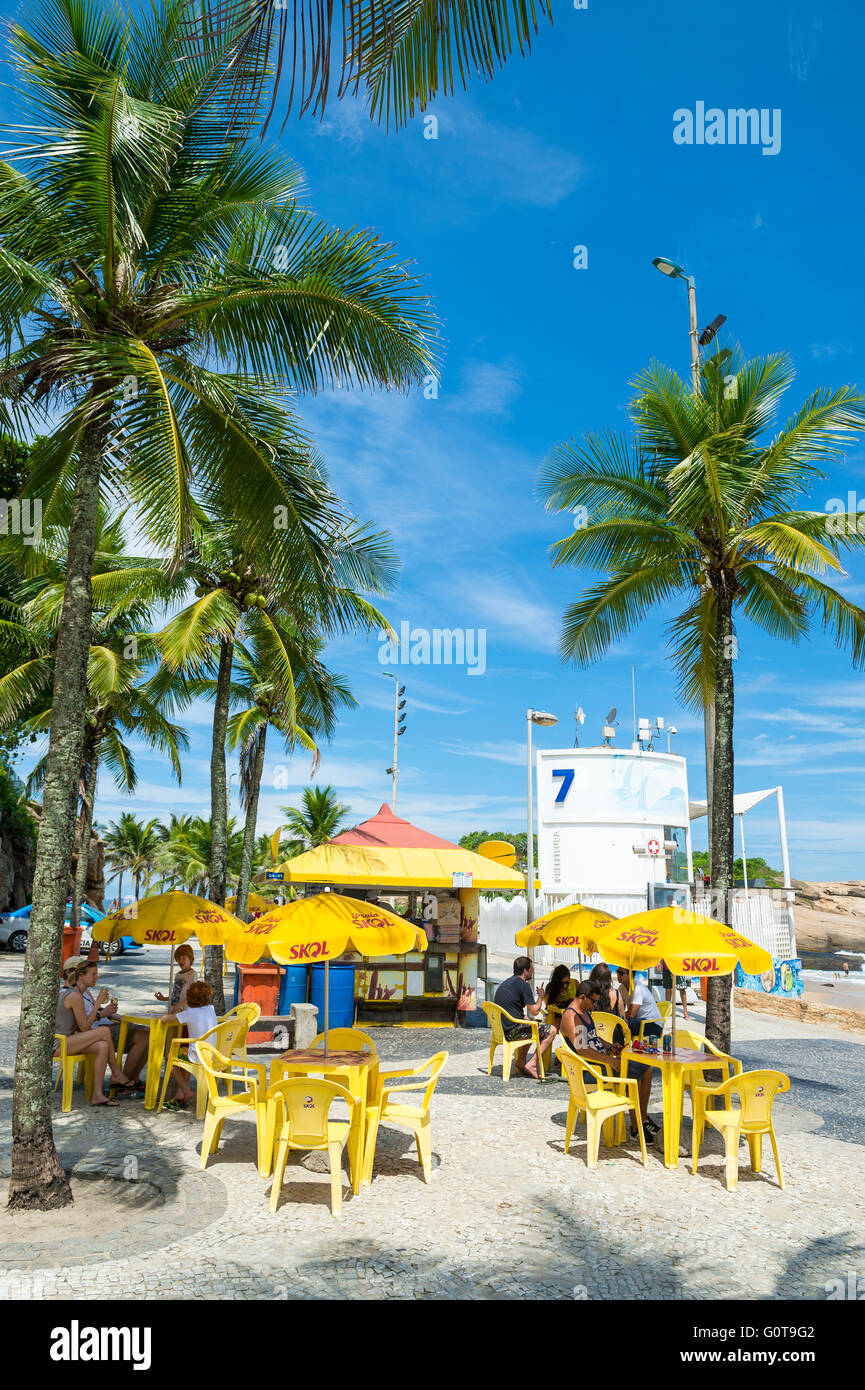 Beach kiosk hi-res stock photography and images - Alamy