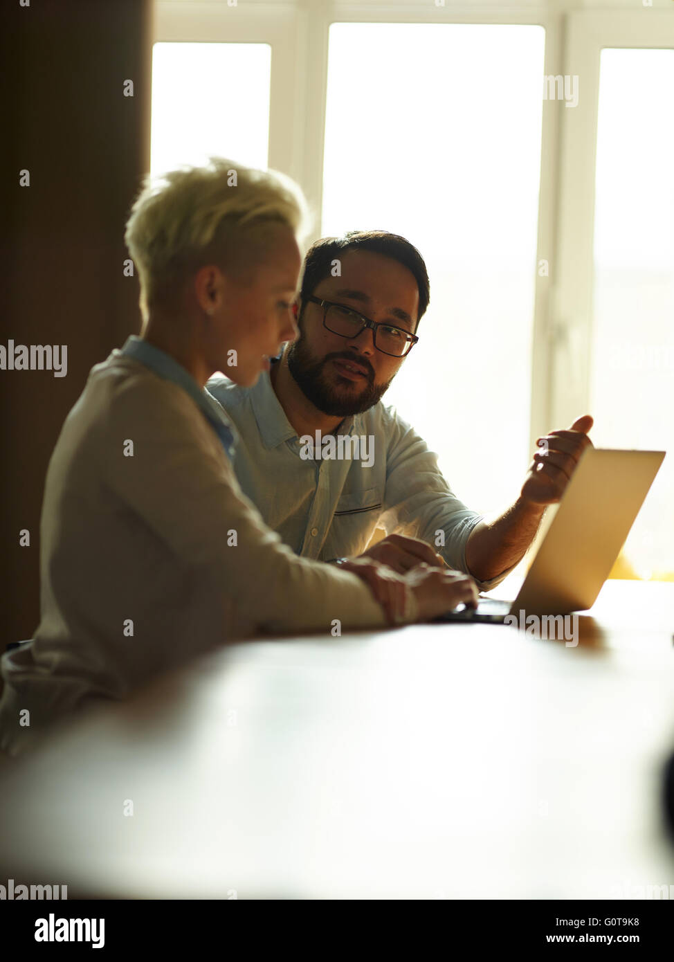 Networking businesspeople hi-res stock photography and images - Alamy