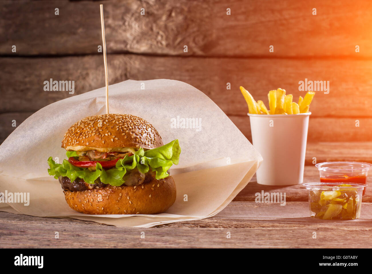 Beefburger meal hi-res stock photography and images - Alamy