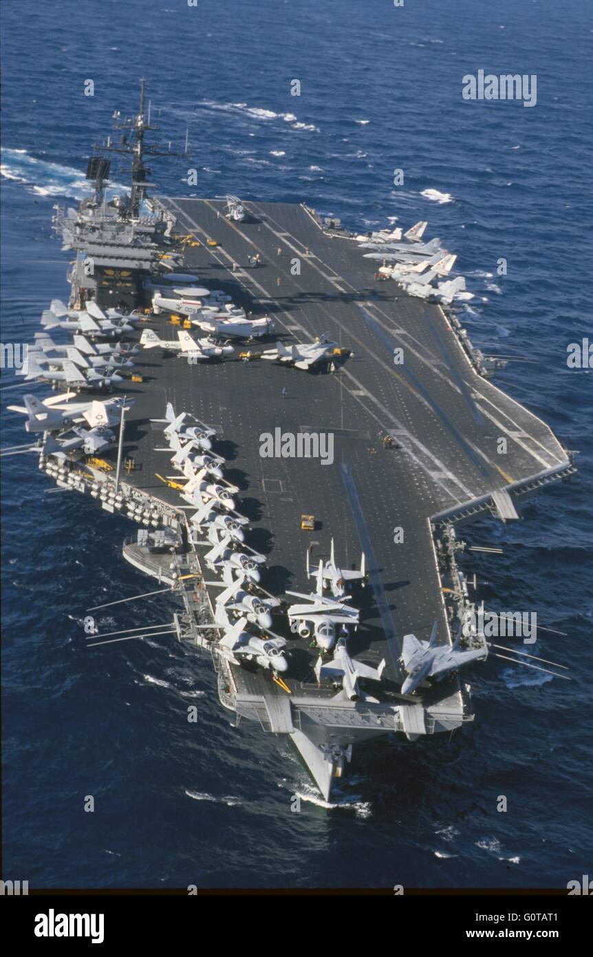 Uss john f kennedy hi-res stock photography and images - Alamy