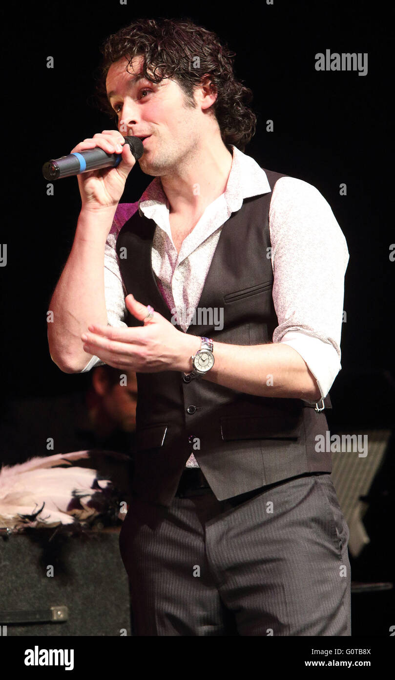 Dunstable, UK. Niall Sheehy performing at 'It Takes Two' concert - in ...