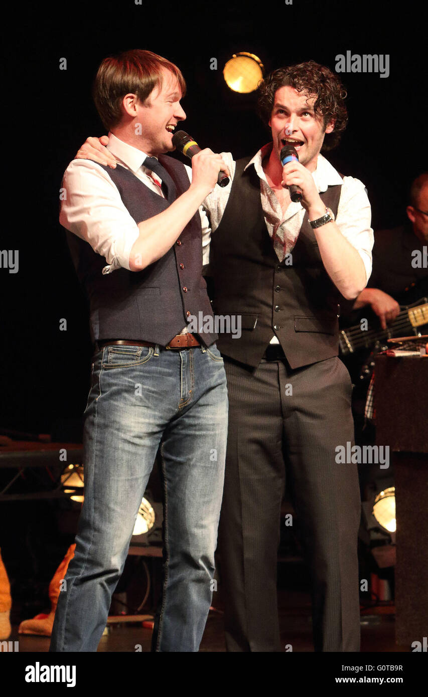 Dunstable, UK. Niall Sheehy and Killian Donnelly performing at 'It ...