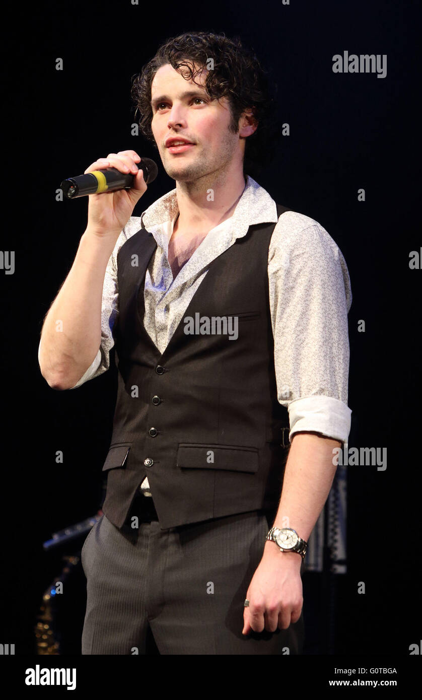 Dunstable, UK.Niall Sheehy performing at 'It Takes Two' concert - in ...