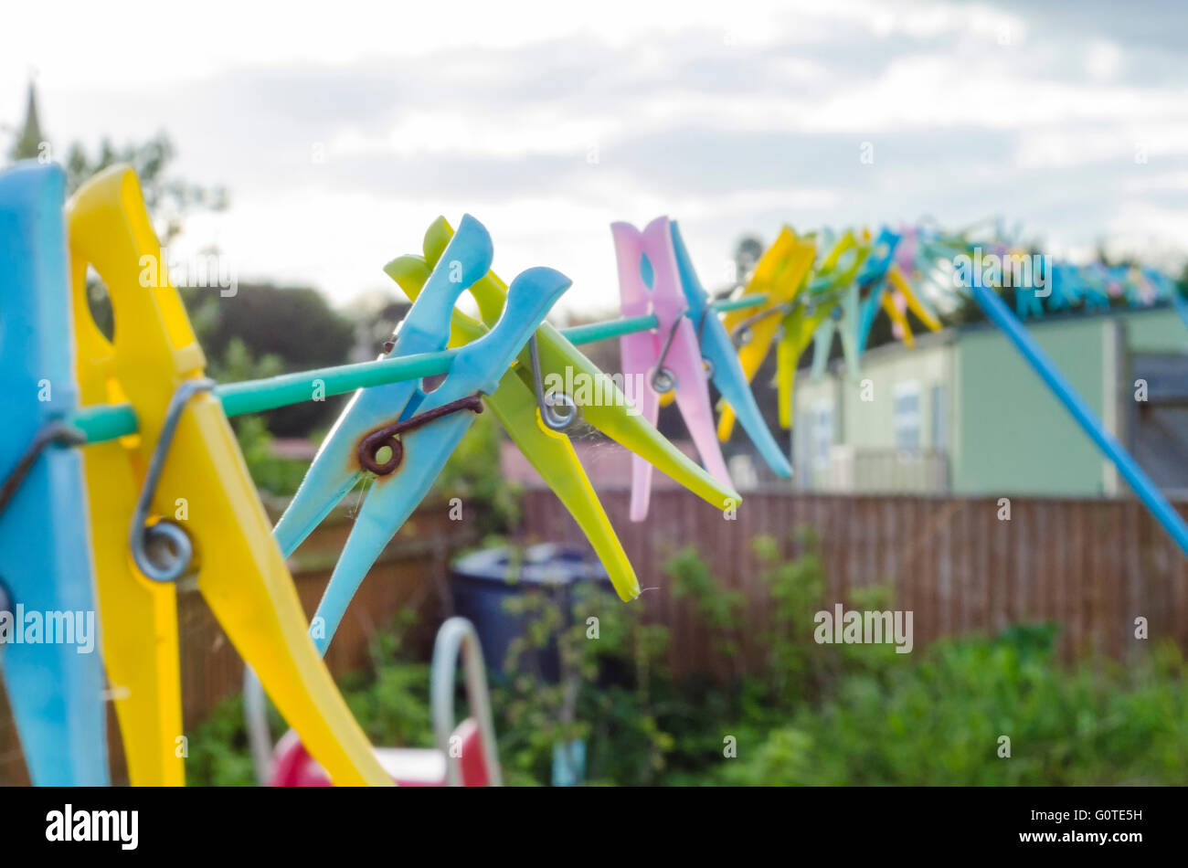 Clothes line empty hi-res stock photography and images - Alamy