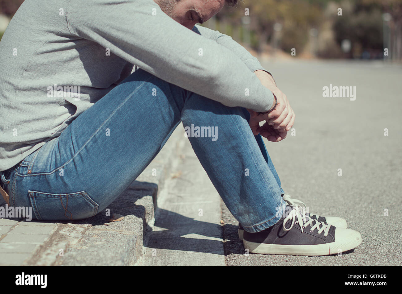Man on edge hi-res stock photography and images - Alamy