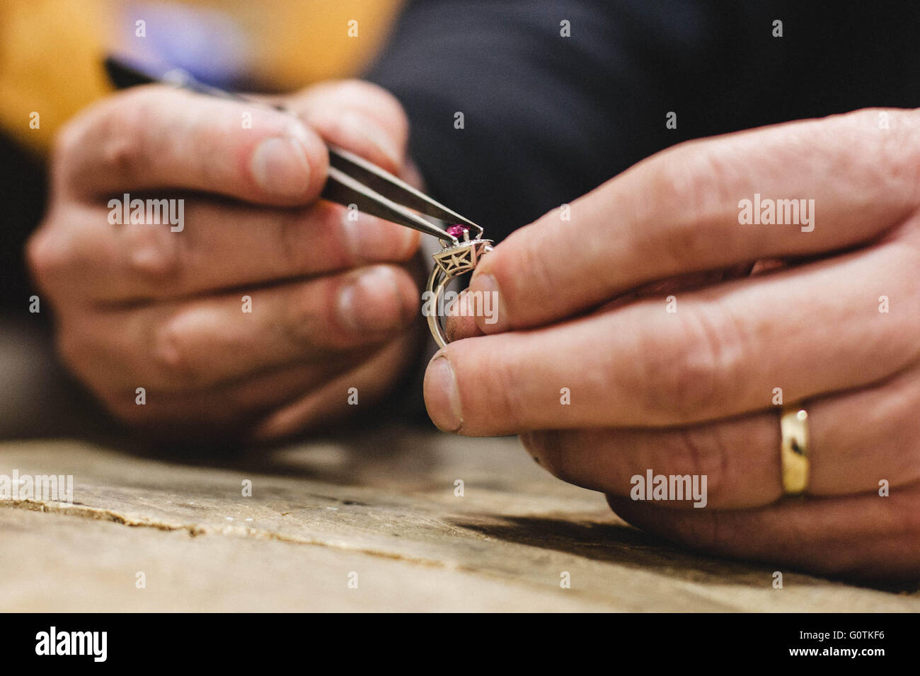 Body mounting hi-res stock photography and images - Alamy