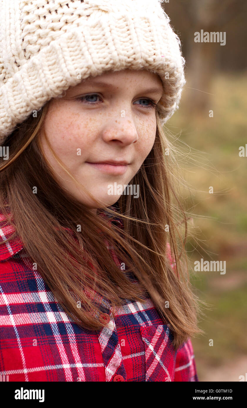 Girl 10 years old freckles hi-res stock photography and images - Alamy