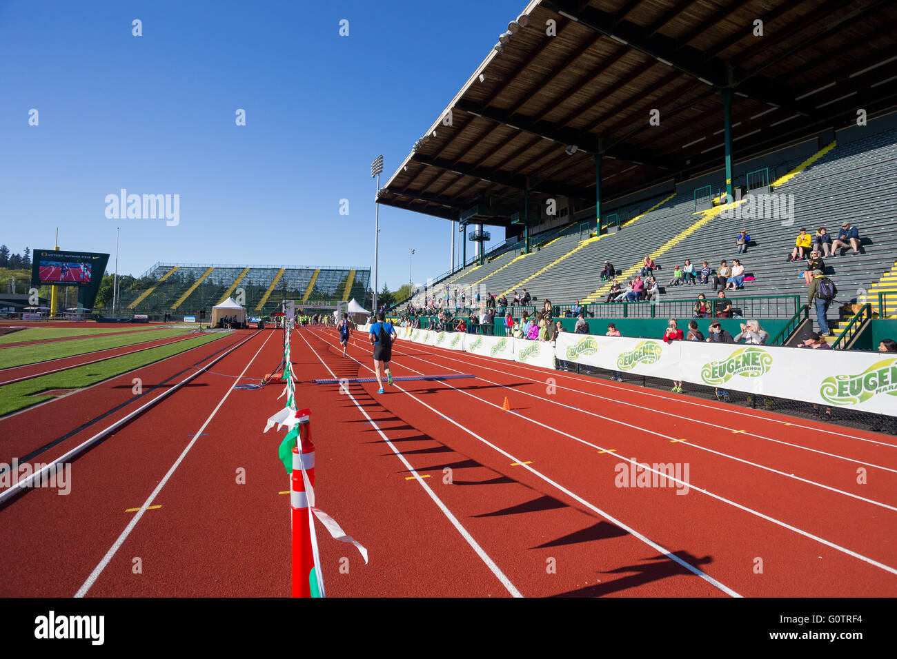 Athlete marathon runner track and field hi-res stock photography and ...