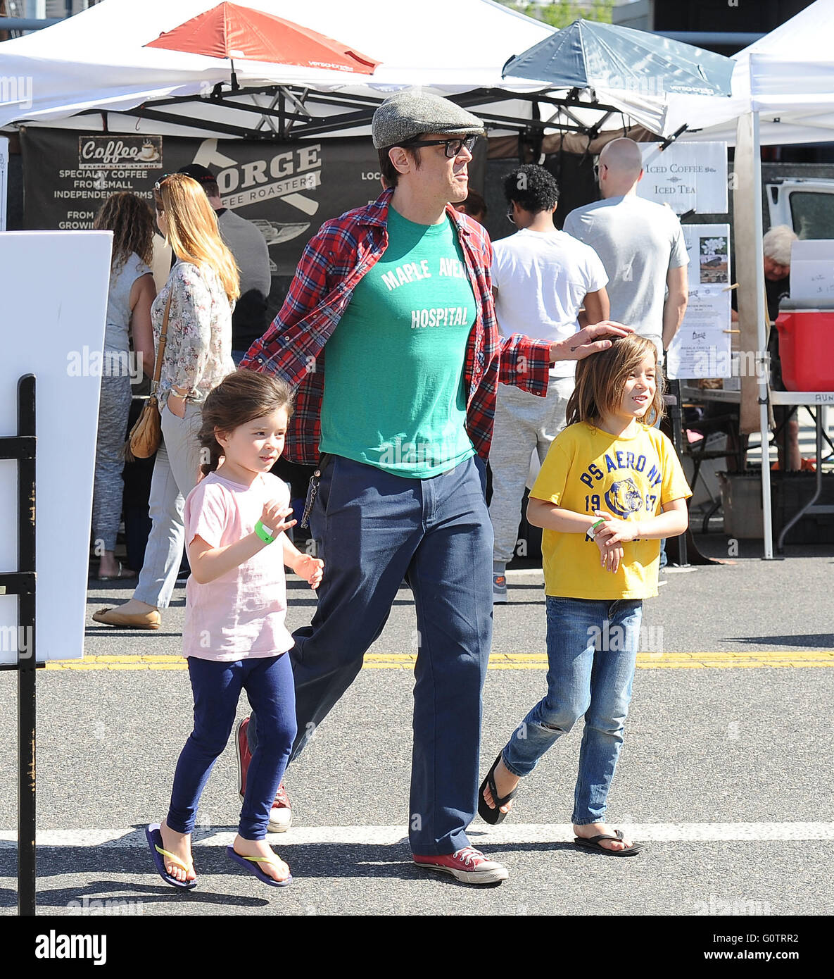 Johnny Knoxville takes his children, Rocko and Arlo, to the Farmers ...