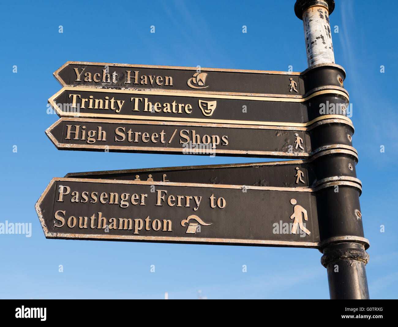 Walking the iow hi-res stock photography and images - Alamy
