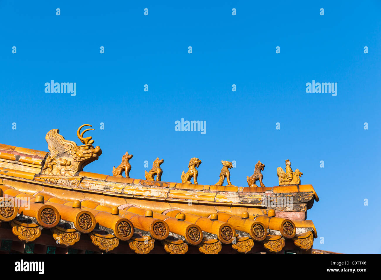 Imperial china statue hi-res stock photography and images - Alamy