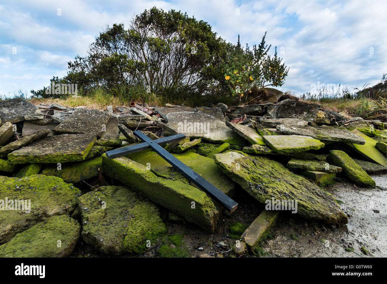 Black jesus christ on cross hi-res stock photography and images - Alamy