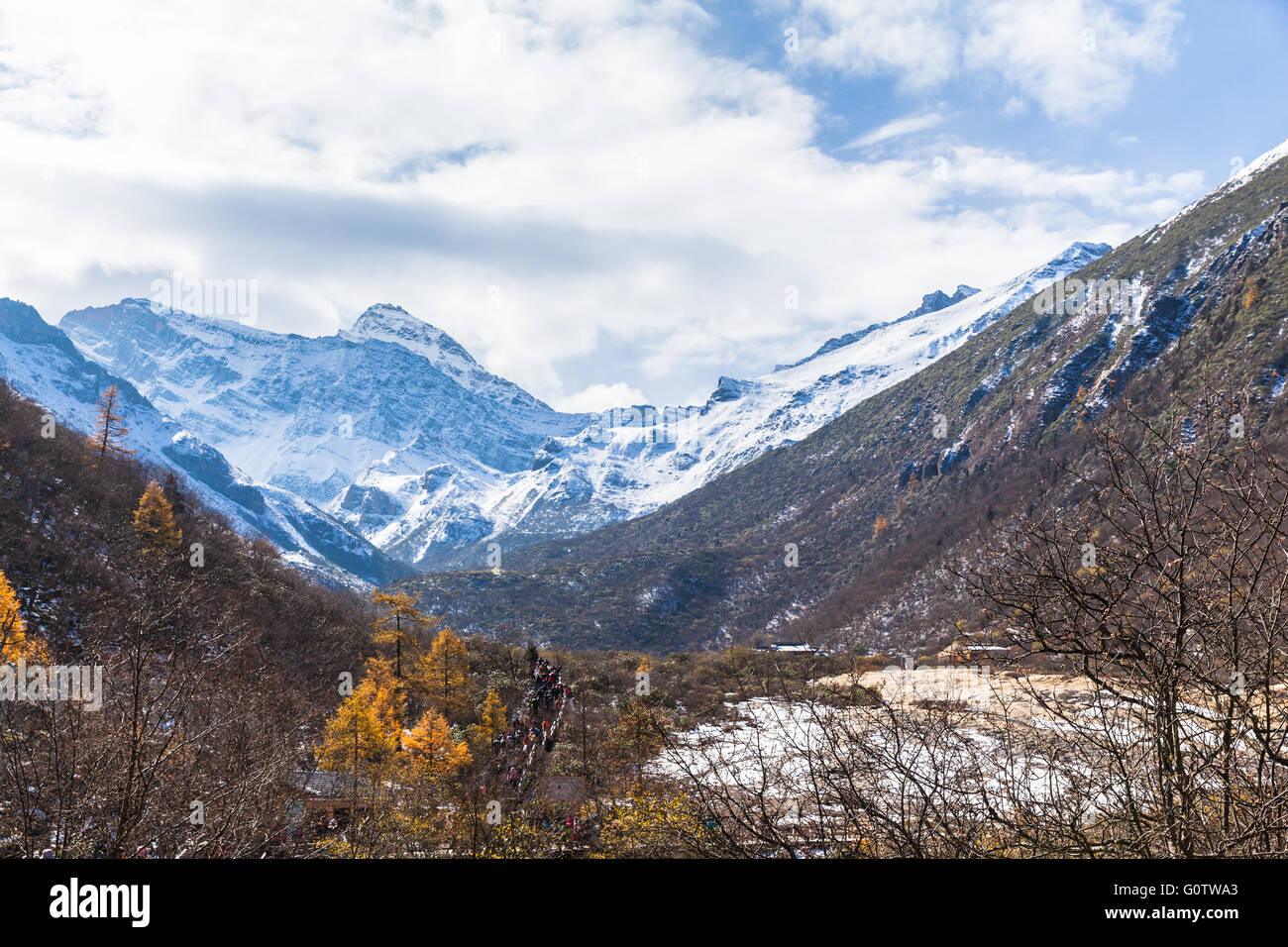 Chengdu snow mountains hi-res stock photography and images - Alamy