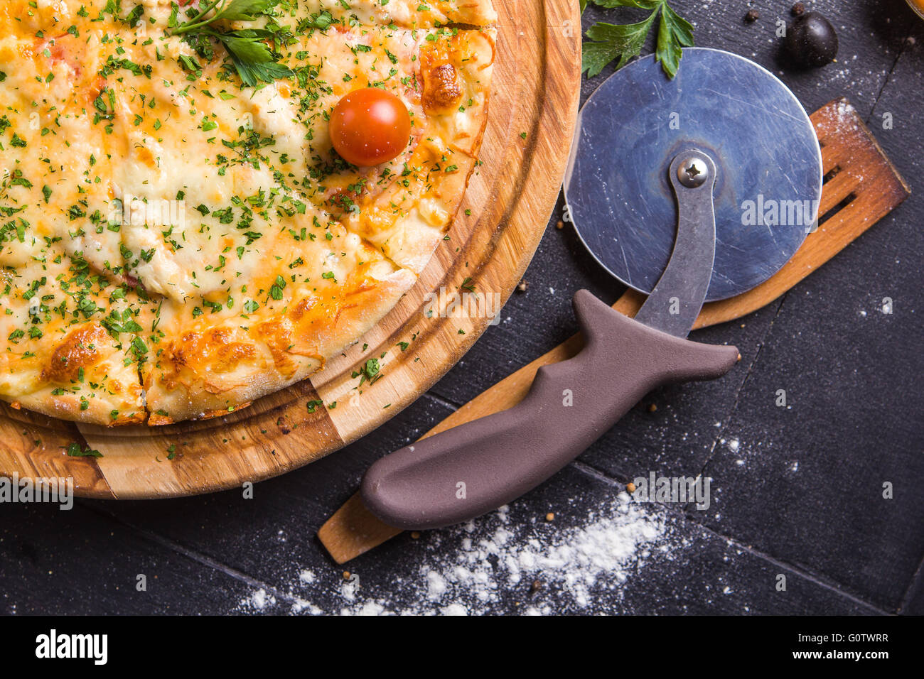 Ham and cheese pizza italian meal hi-res stock photography and images ...