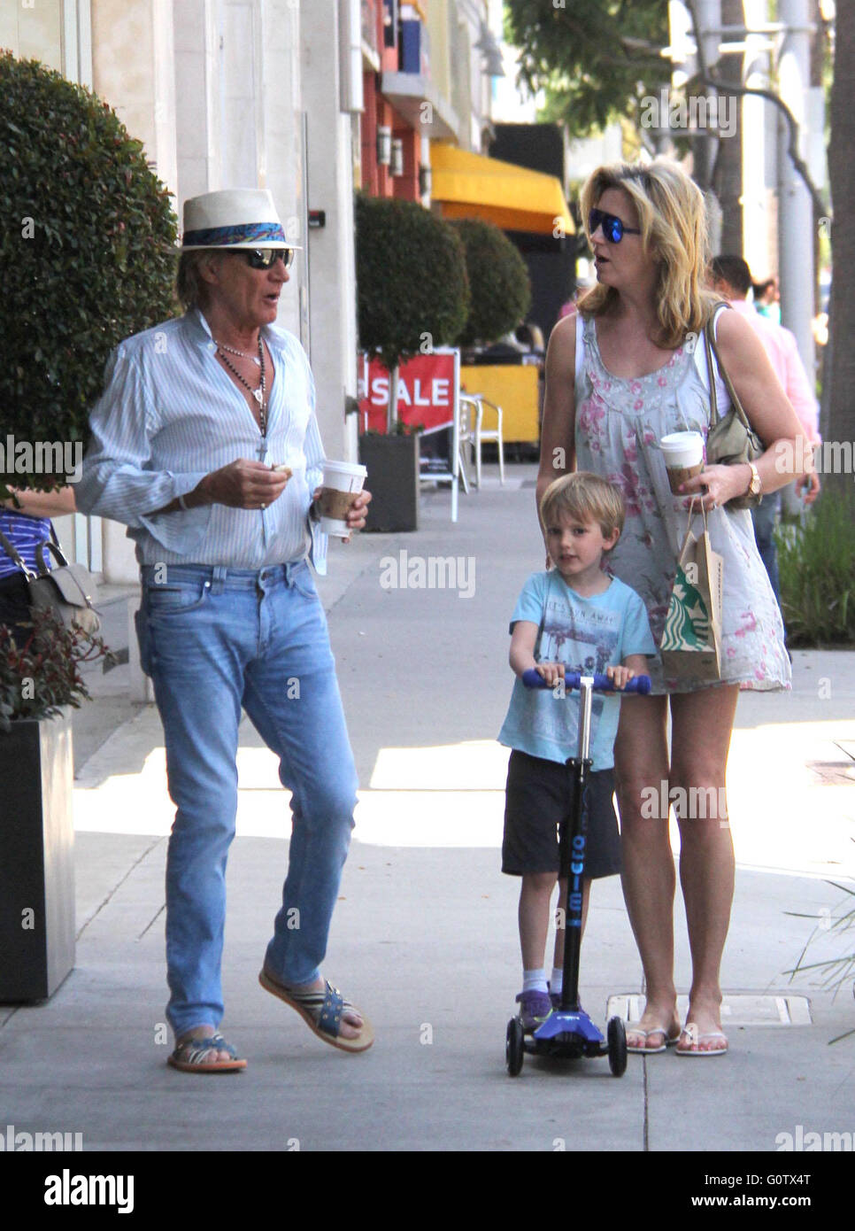 Rod Stewart and wife Penny Lancaster take their son, Aiden, to Tom's ...