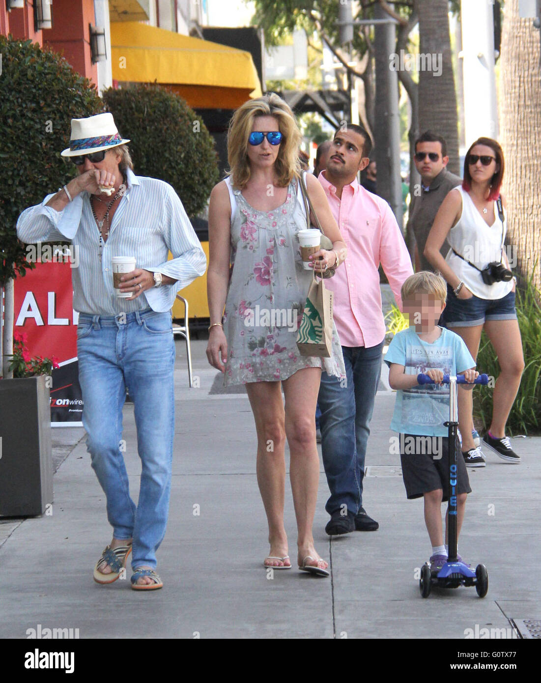 Rod Stewart and wife Penny Lancaster take their son, Aiden, to Tom's ...