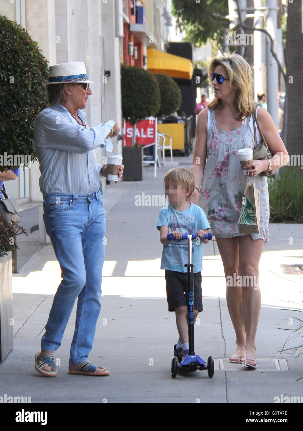 Rod Stewart and wife Penny Lancaster take their son, Aiden, to Tom's ...