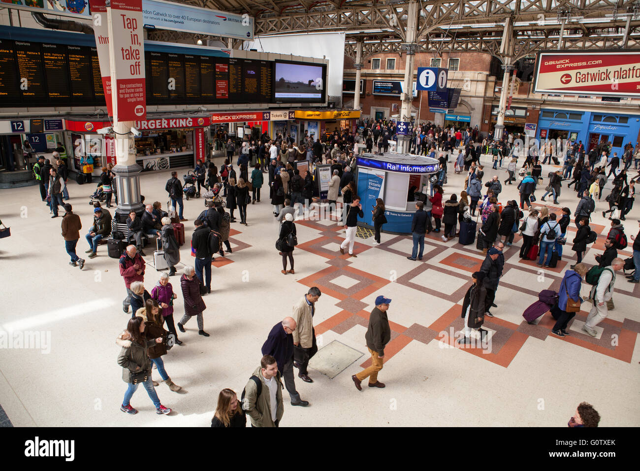 Victoria station concourse hi-res stock photography and images - Alamy
