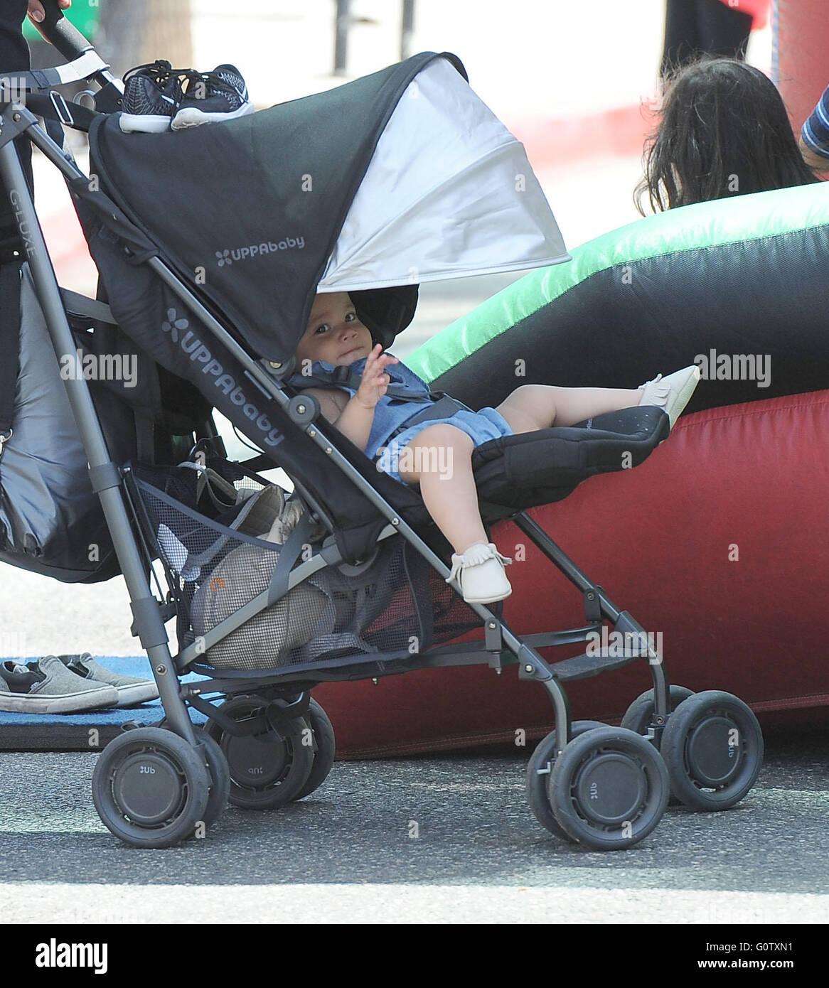 Donald Faison and Cacee Cobb take their two kids to the farmers market ...