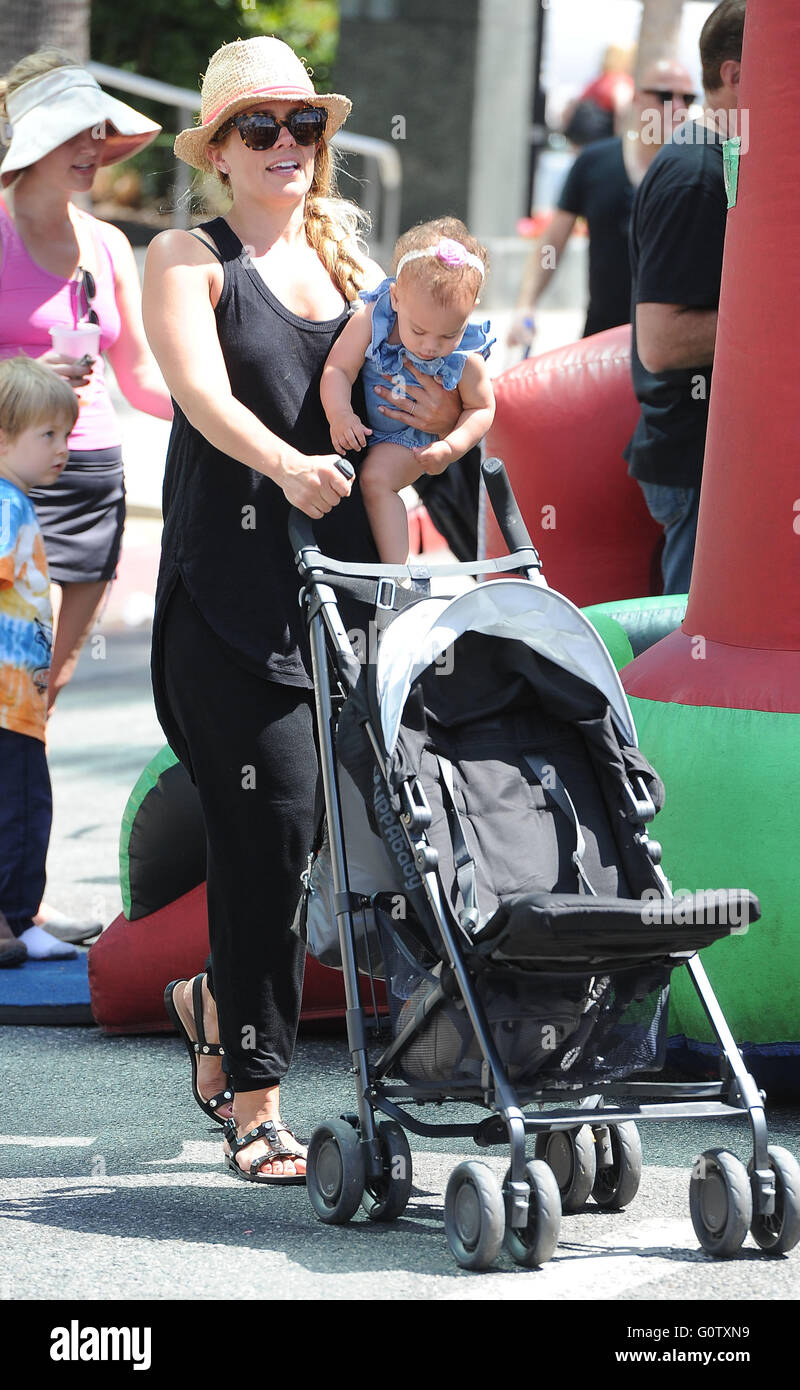 Donald Faison and Cacee Cobb take their two kids to the farmers market ...