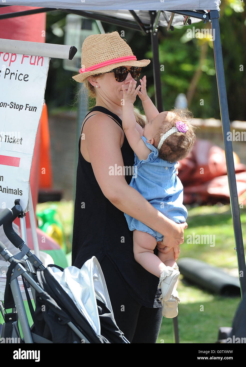 Donald Faison and Cacee Cobb take their two kids to the farmers market ...