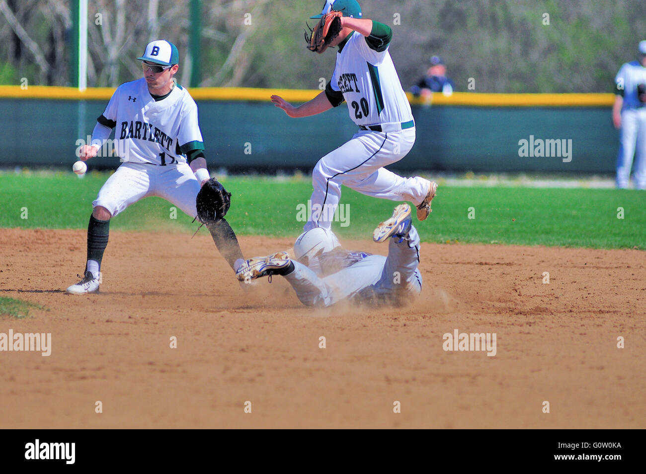 Play over second base hi-res stock photography and images - Alamy