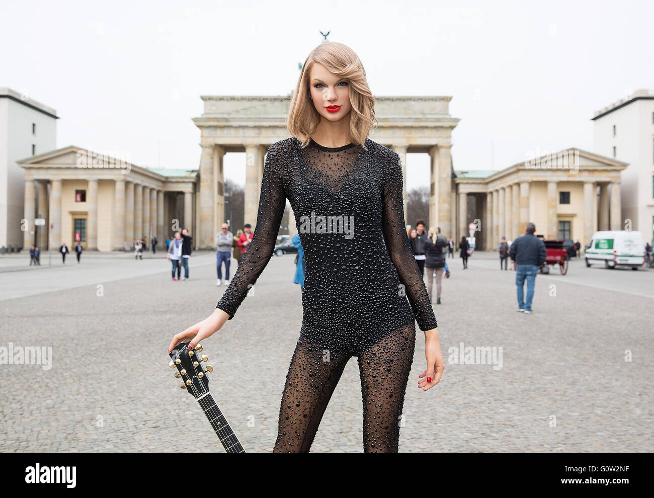 A new outfit for Taylor Swift is unveiled by Madame Tussauds Berlin at ...