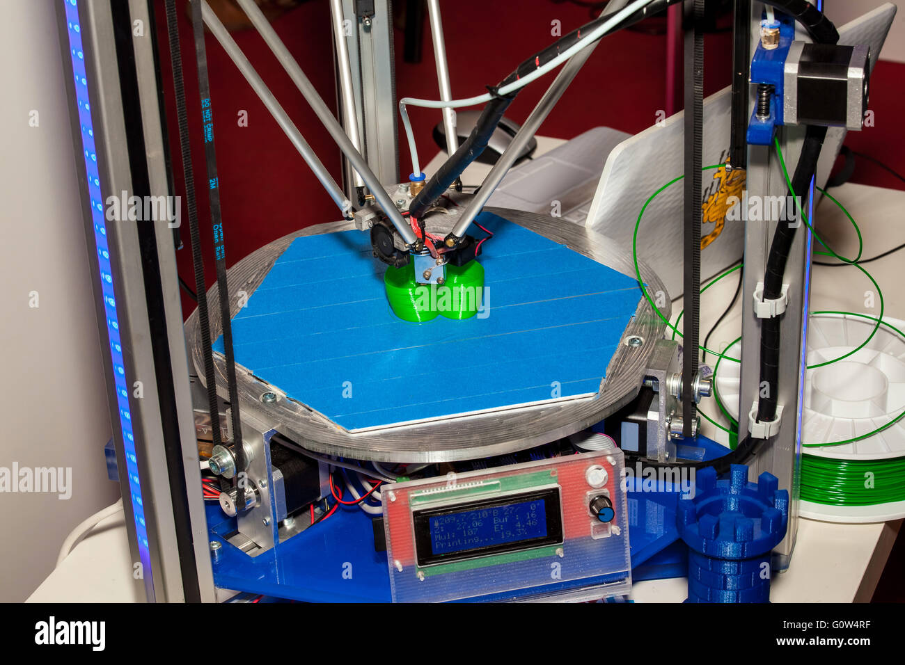 Working 3d printer Stock Photo - Alamy